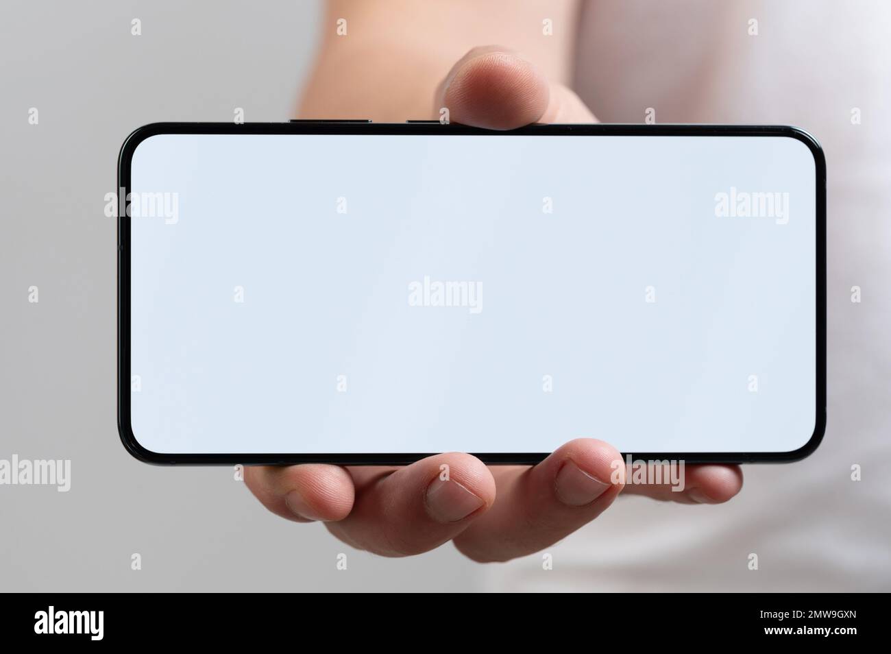 Smartphone with blank screen hi-res stock photography and images - Alamy