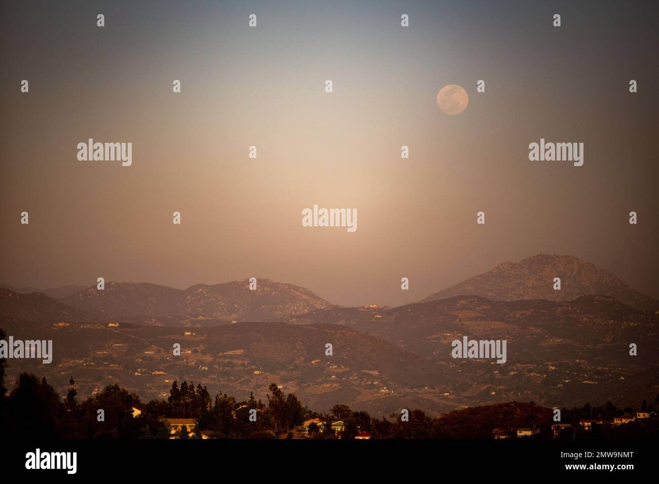 Lemon grove california hi-res stock photography and images - Alamy