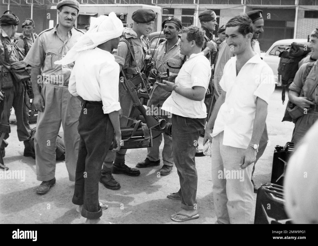 Men of the Royal Marine Commandos chat with Kuwaitis on the Farwania ...