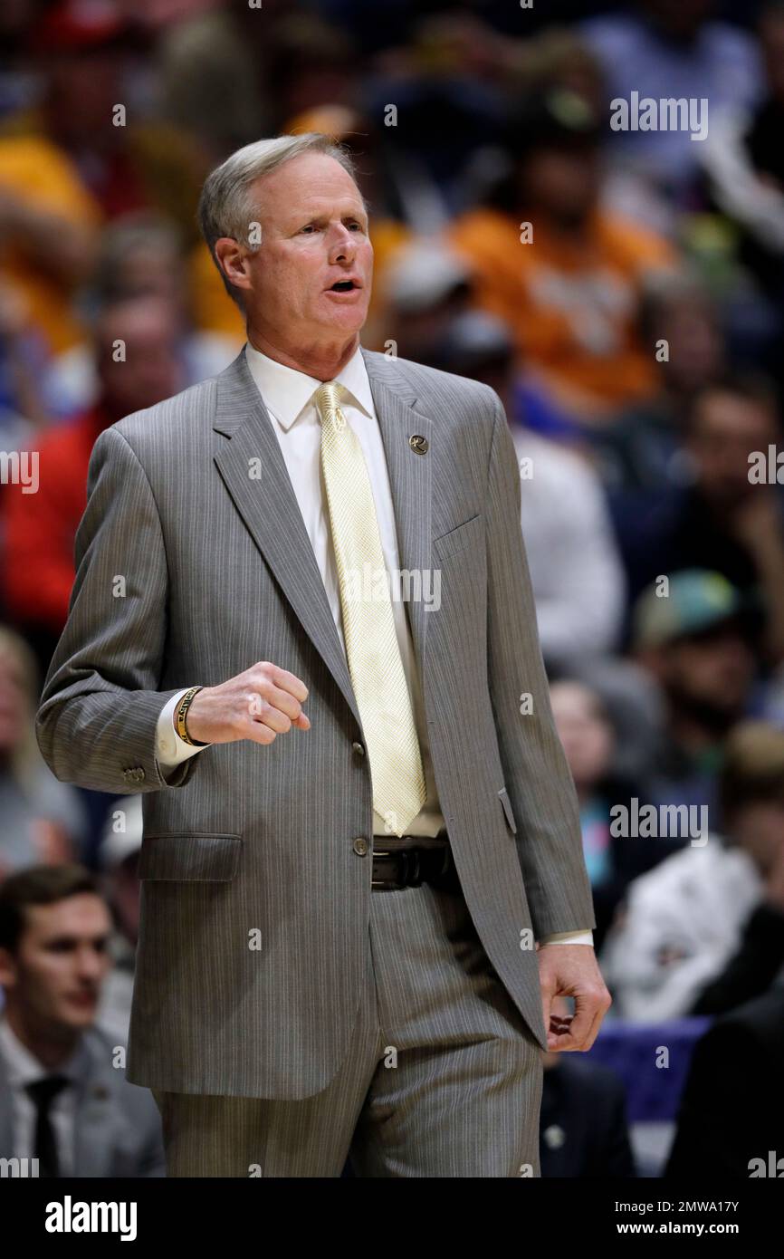 Missouri head coach Kim Anderson yells to his players during the first ...