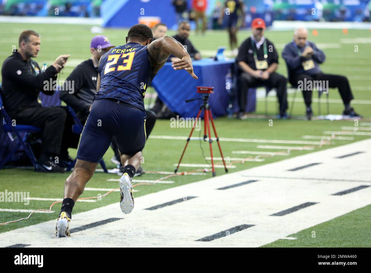 Oklahoma running back Samaje Perine competes in the 40-yard dash at the ...