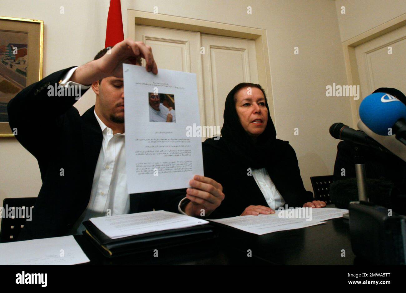 FILE--In this Dec. 22, 2007, file photo, Daniel Levinson, left, shows a ...