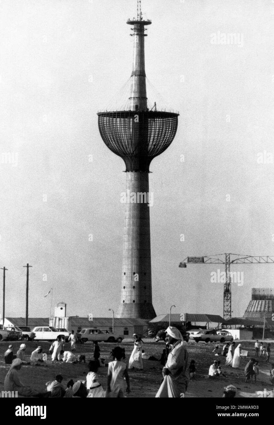 Kuwait's seafront, where thousands enjoy the cool breeze every ...