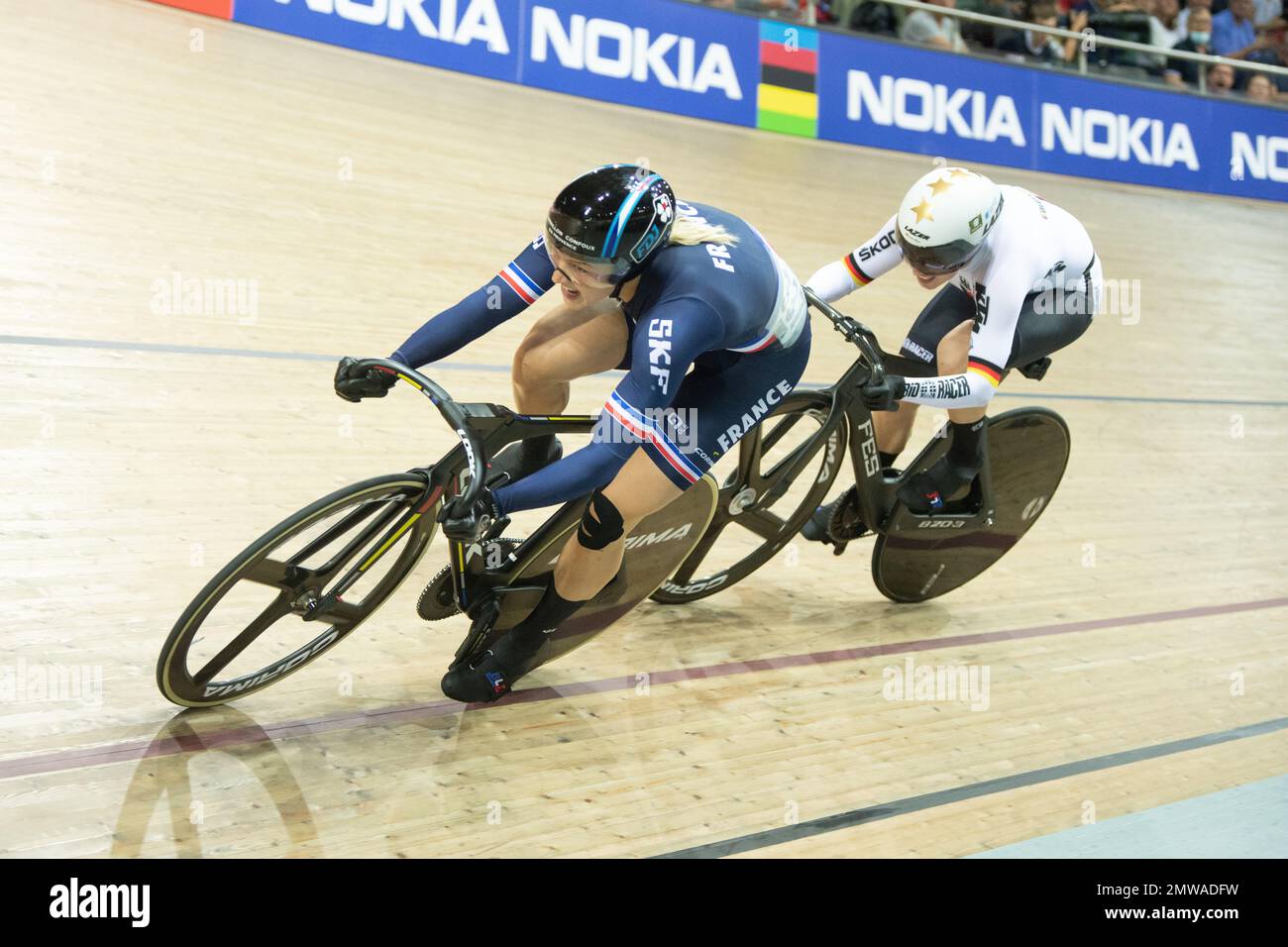 French female track cyclist hi-res stock photography and images - Alamy