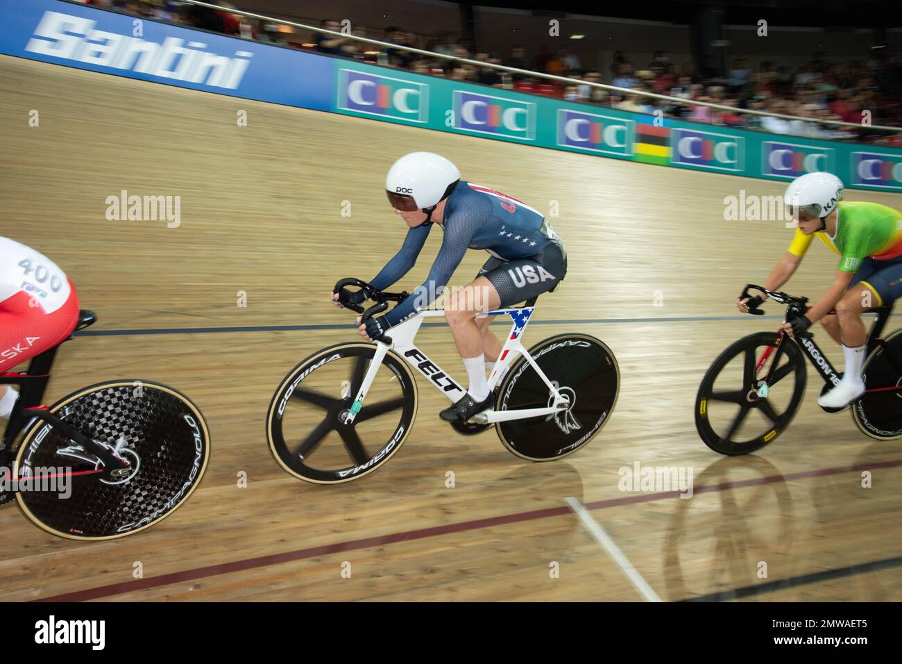 Lily Williams of Team USA, in the blue skinsuit, during the women's ...