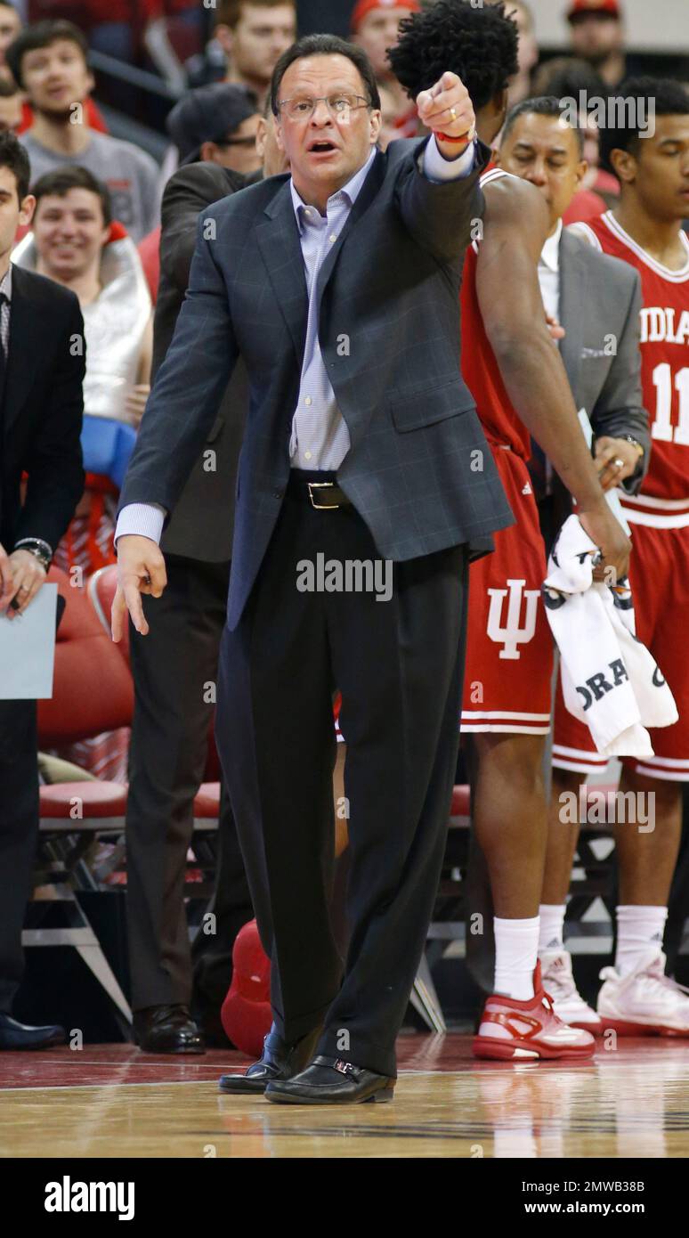 Indiana head coach Tom Crean shouts to his team during the first half ...