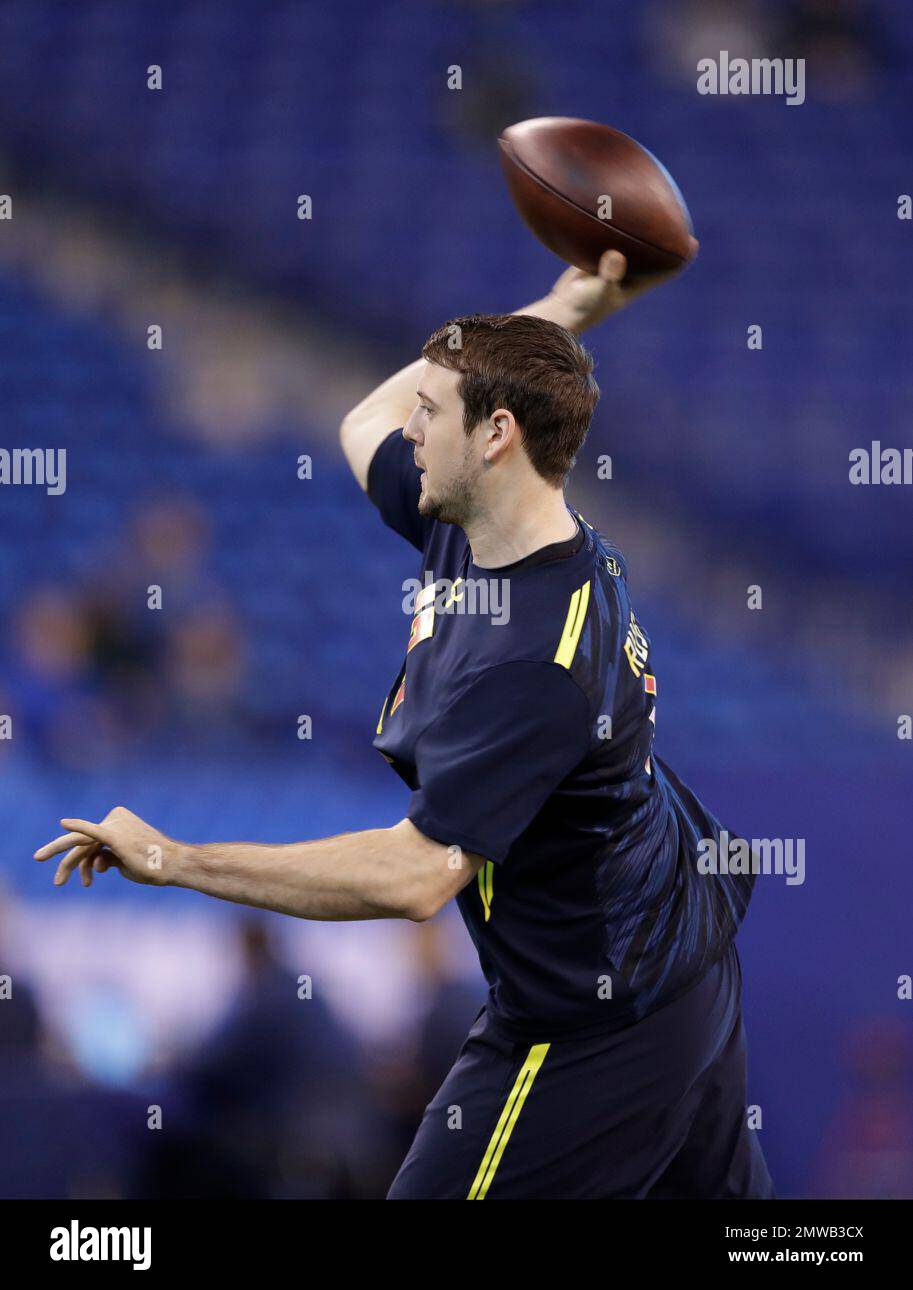 Baylor quarterback Seth Russell runs a drill at the NFL football ...