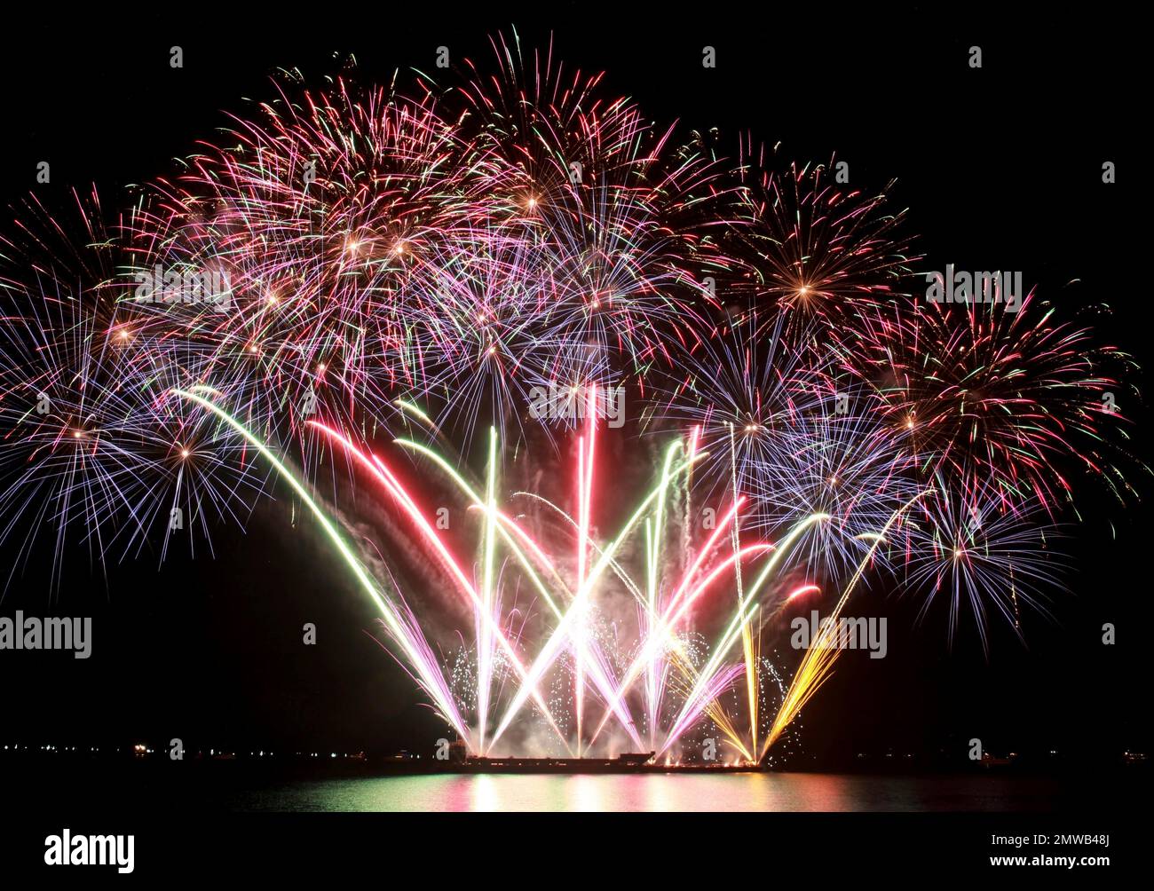 A fireworks display from Canada's Hands fireworks company lights up the ...