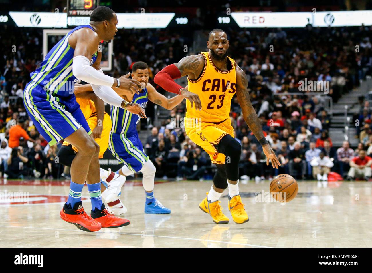 Cleveland Cavaliers forward LeBron James (23) drives against the ...
