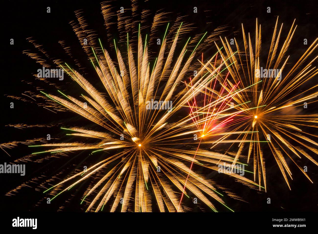 Red gold fireworks display celebration hi-res stock photography and ...