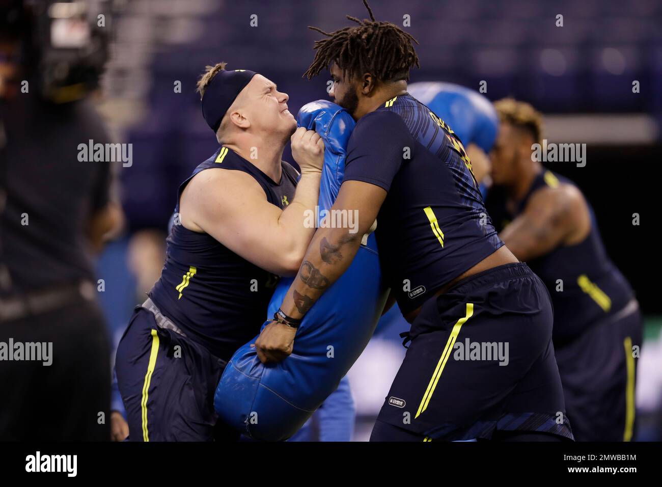 Ohio State offensive lineman Pat Elflein runs a drill at the NFL ...