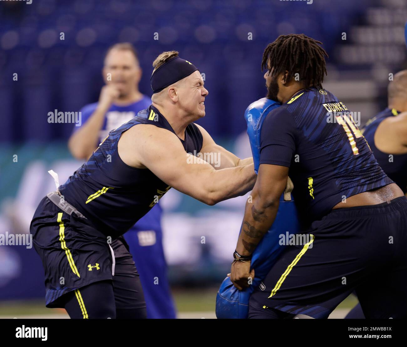 Ohio State offensive lineman Pat Elflein runs a drill at the NFL ...