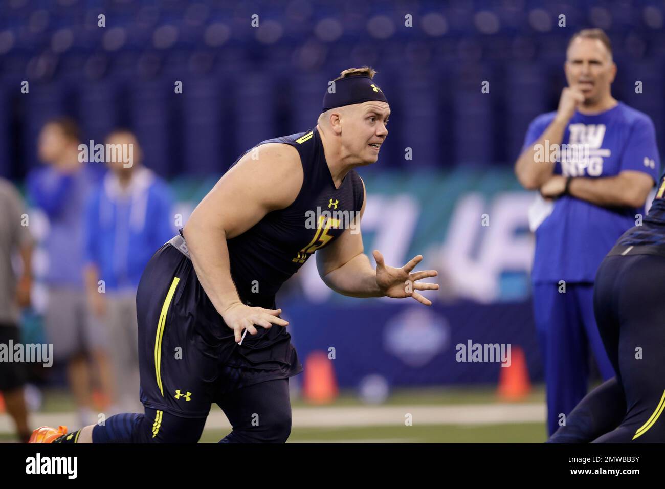 Ohio State offensive lineman Pat Elflein runs a drill at the NFL ...
