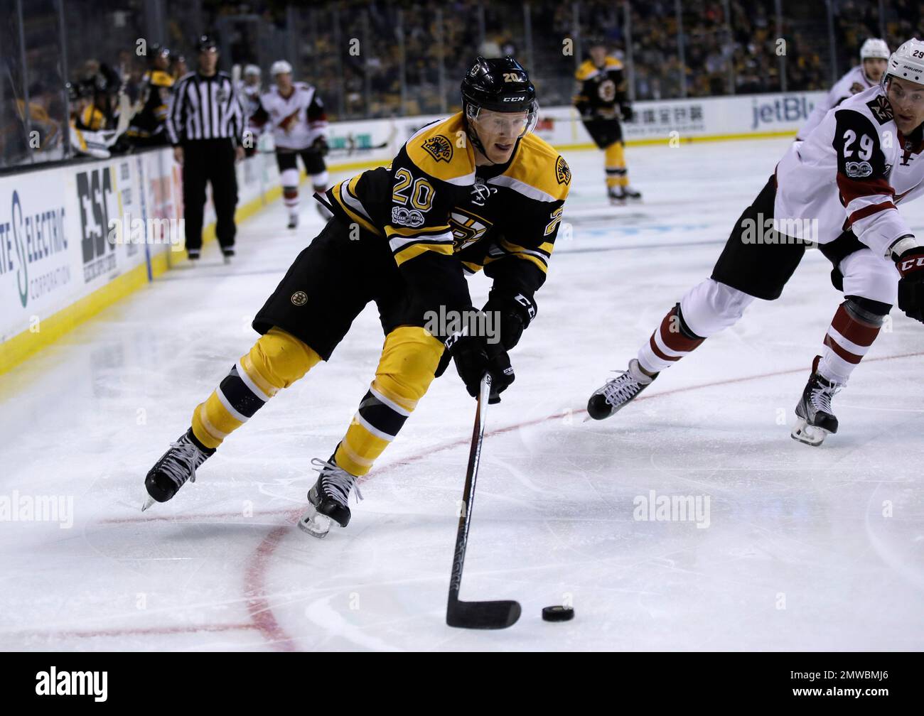 Boston Bruins center Riley Nash (20) skates during the second period of ...