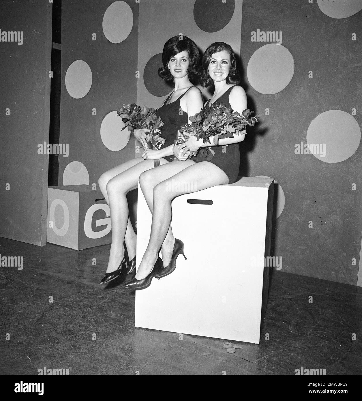 Bloomington's Patsy Whitecotton, right, 21, and Cheryl Setser, left, 19 ...