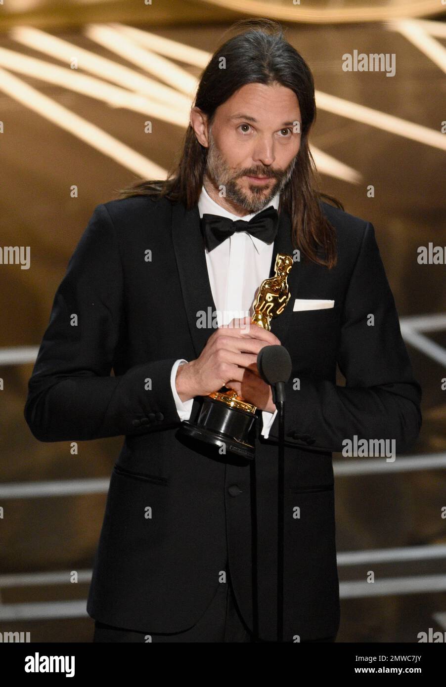 Linus Sandgren accepts the award for best cinematography for "La La ...