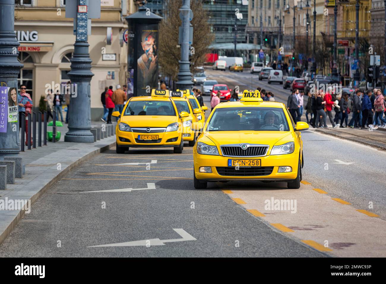 Taxis stand hi-res stock photography and images - Alamy