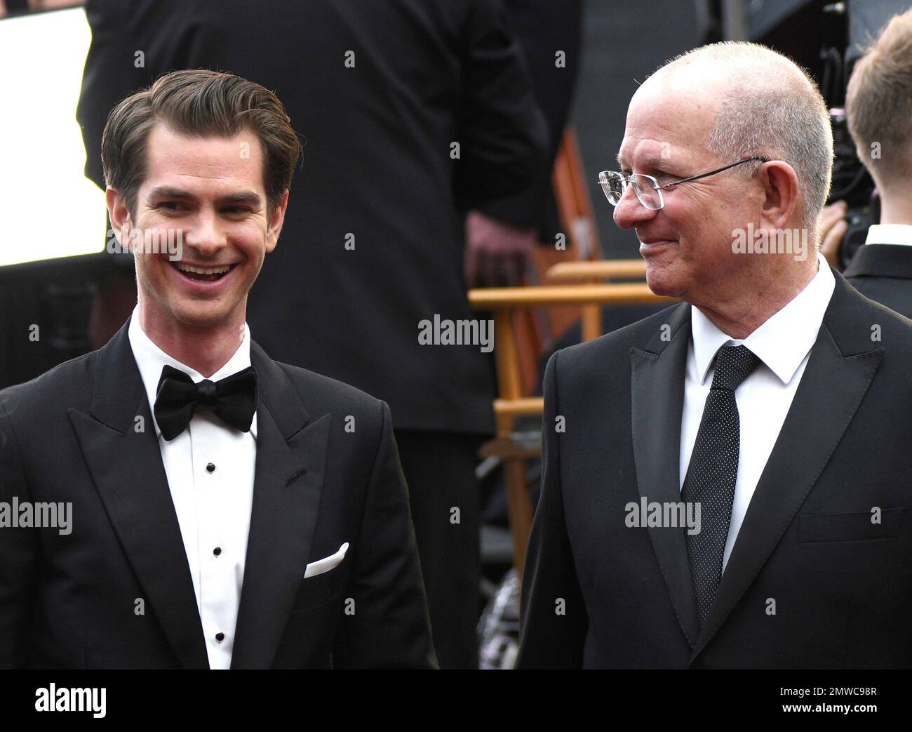 Andrew Garfield and his father, Richard Garfield, arrive at the Oscars ...