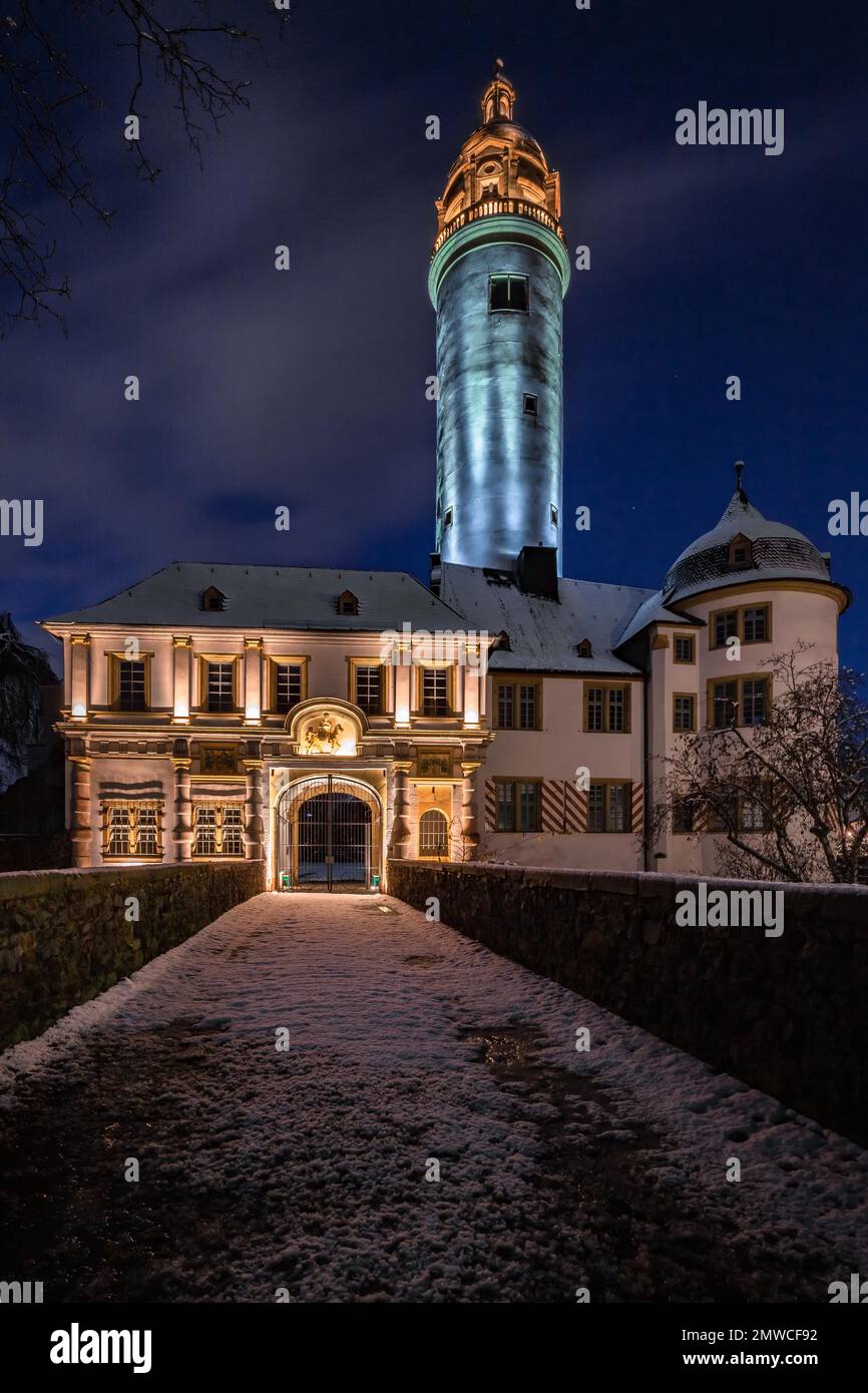 The Hoechst district with its castle and tower, in winter at blue hour ...