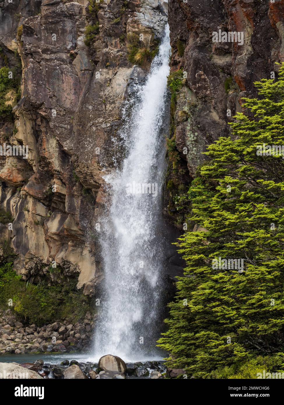Water cascading down the rocks, Taranaki Falls, waterfall, Tongariro ...