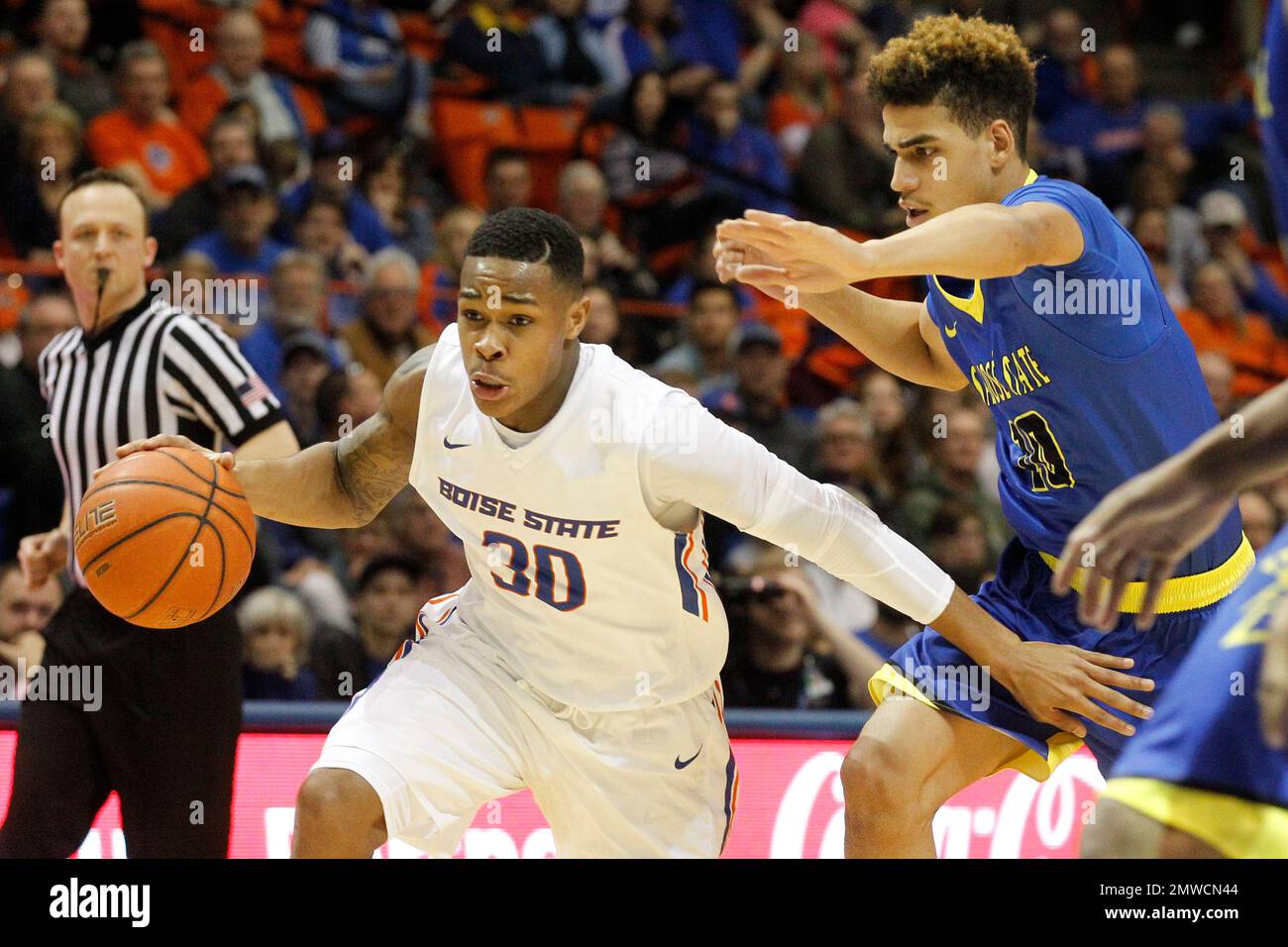 Boise State's Paris Austin (30) moves the ball around San Jose State's ...