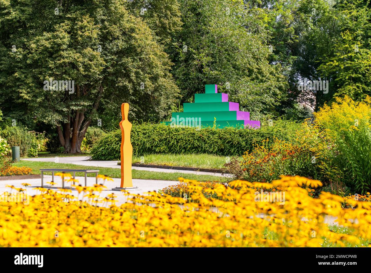 Coloured pyramid and colour rays of flowers, Optikpark Rathenow ...