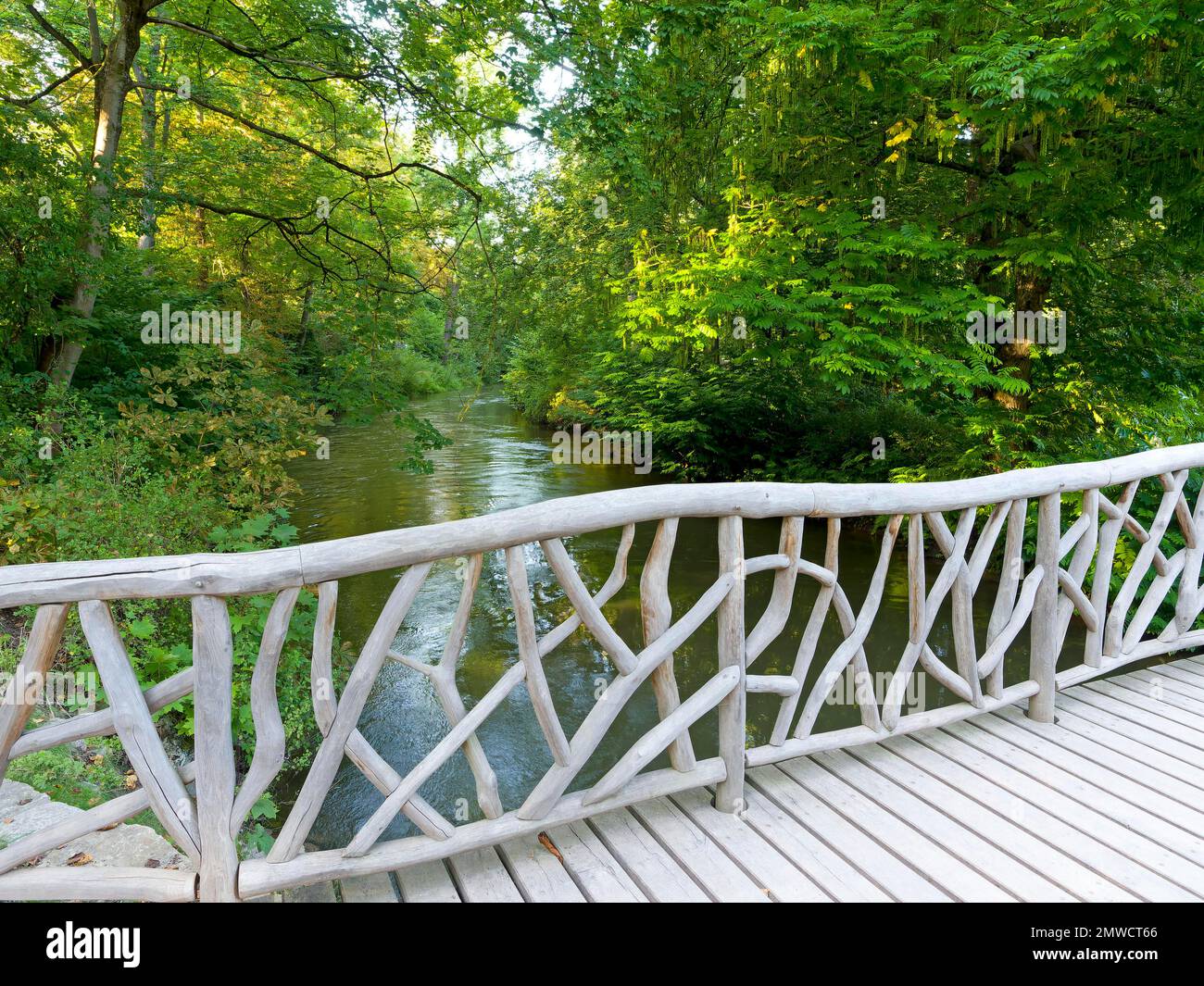 Wooden bridge over the Ilm, Park an der Ilm, UNESCO World Heritage Site ...