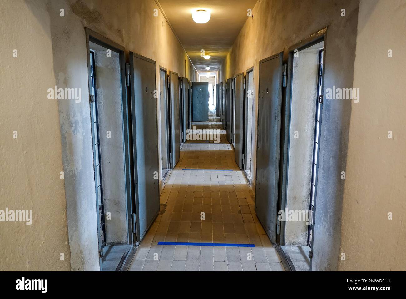 Camp prison cell building, Sachsenhausen Concentration Camp Memorial ...