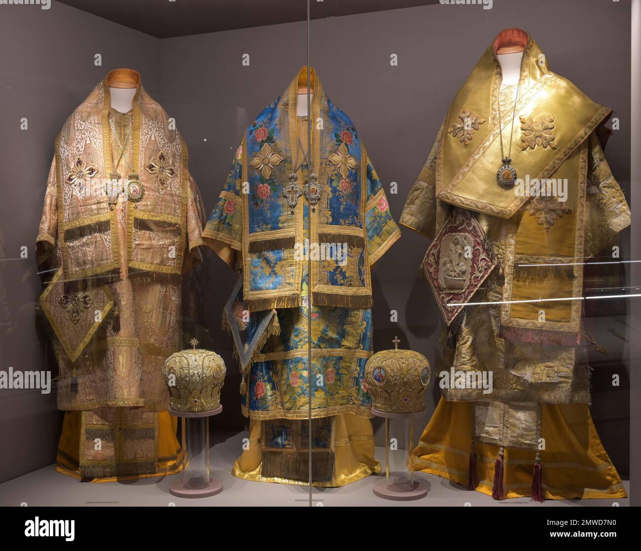 The liturgical vestments hi-res stock photography and images - Alamy