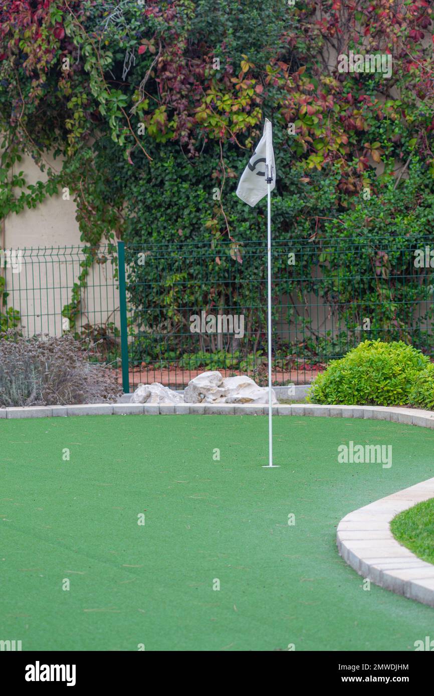 Golf hole flag number hi-res stock photography and images - Alamy