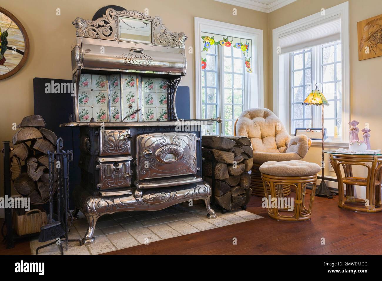 Antique black cast iron and chrome Belanger Royal wood burning cook ...