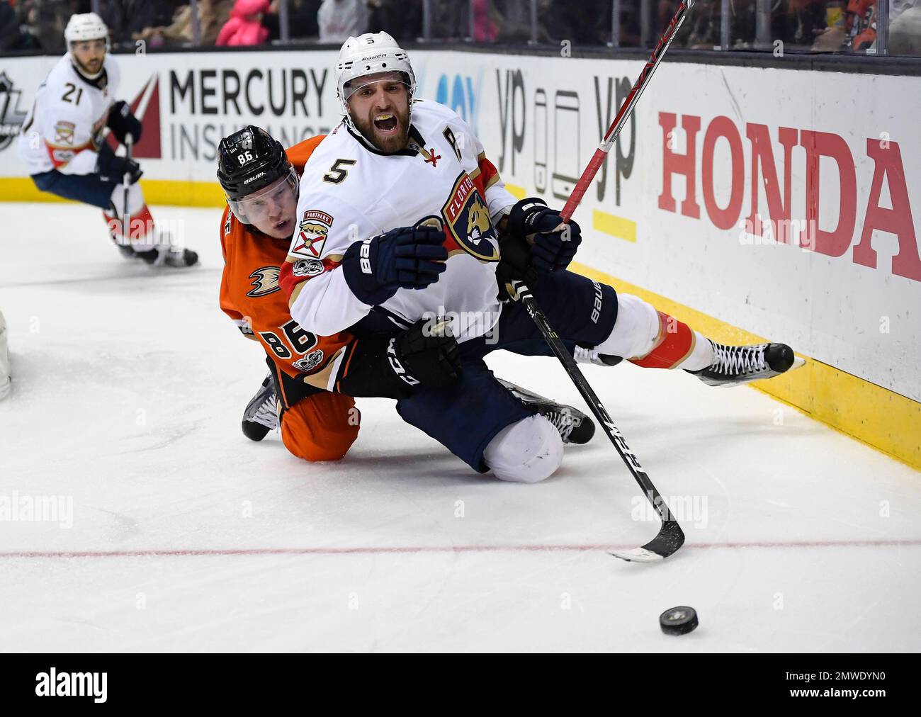 Anaheim Ducks right wing Ondrej Kase, left, of the Czech Republic, and ...