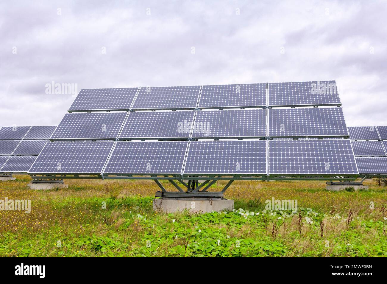 Solar park, photovoltaic system, solar modules, Gut Erlasee solar park ...