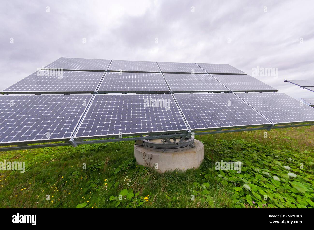 Solar park, photovoltaic system, solar modules, Gut Erlasee solar park ...