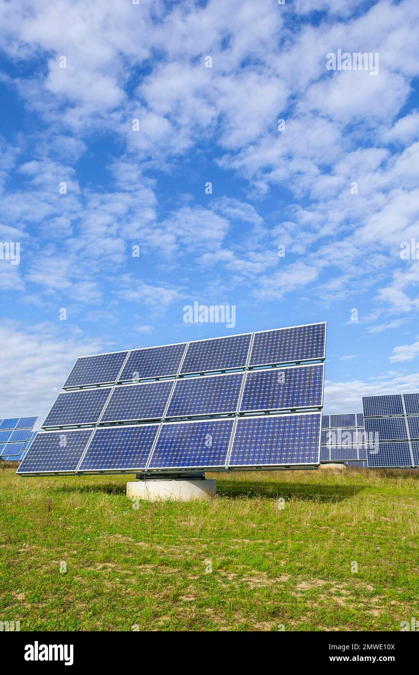 Solar park, photovoltaic system, solar modules, Gut Erlasee solar park ...