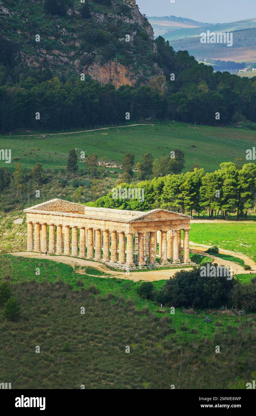 Segesta Temple, Segesta, Sicily, Italy Stock Photo - Alamy