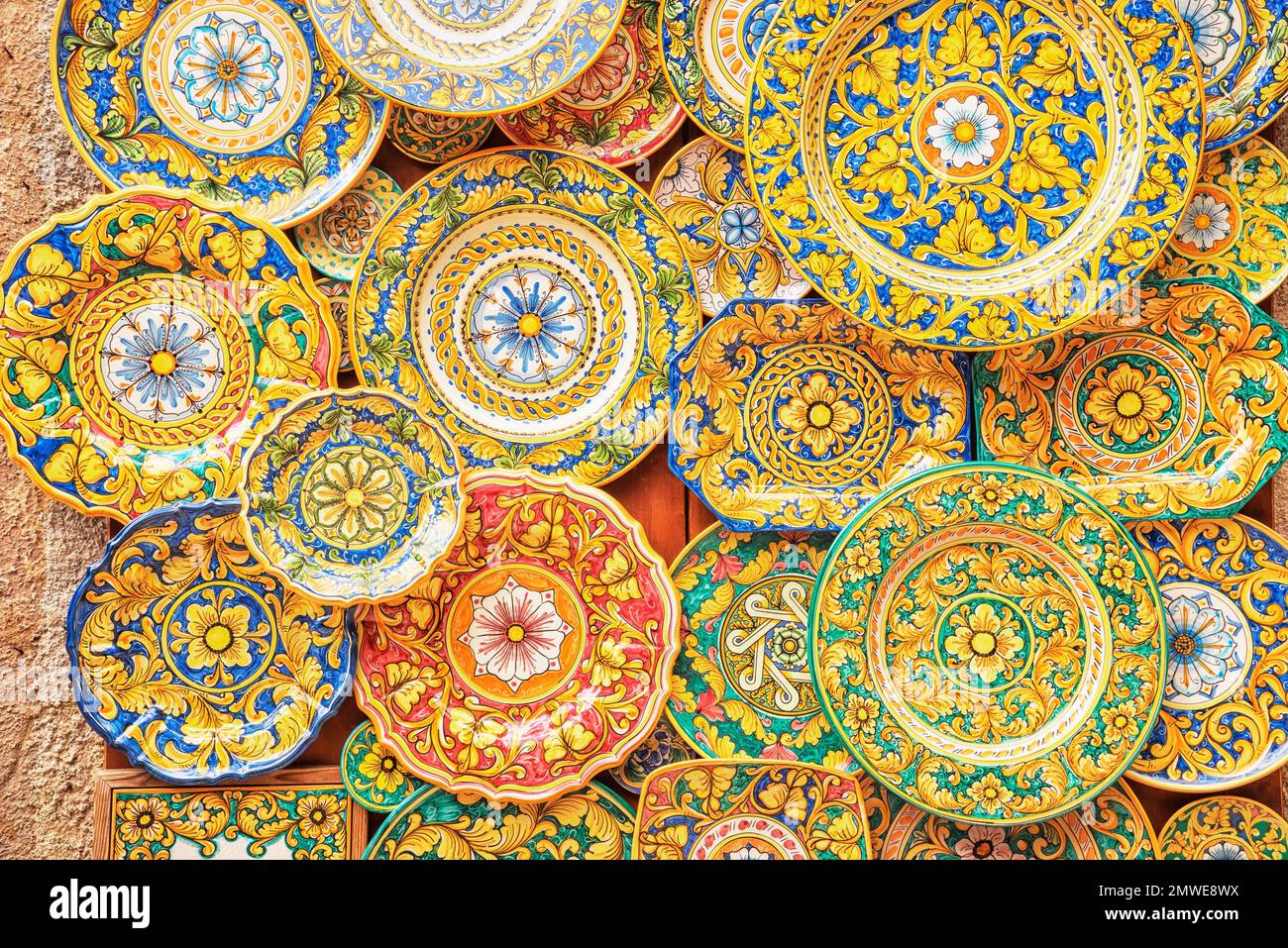 Traditional plates hi-res stock photography and images - Alamy