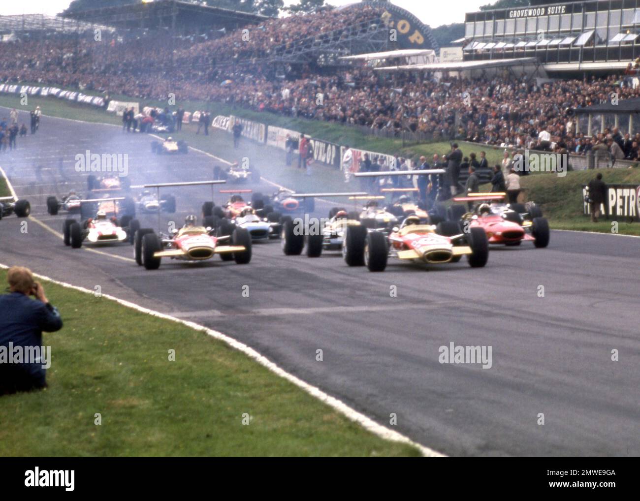 The start of the British Grand Prix at Brands Hatch, on July 20, 1968 ...
