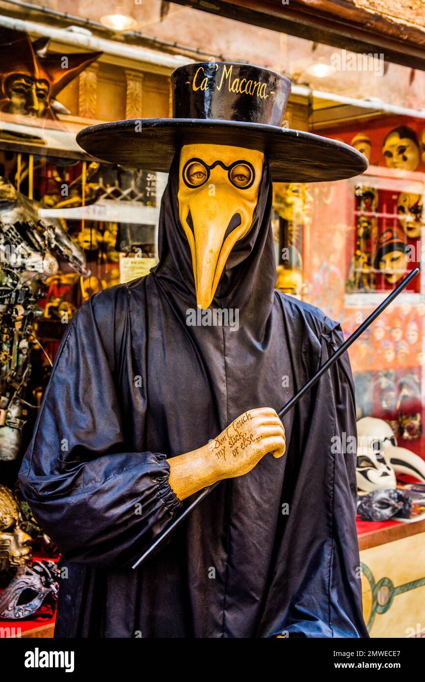 Plague doctor costume hi-res stock photography and images - Alamy
