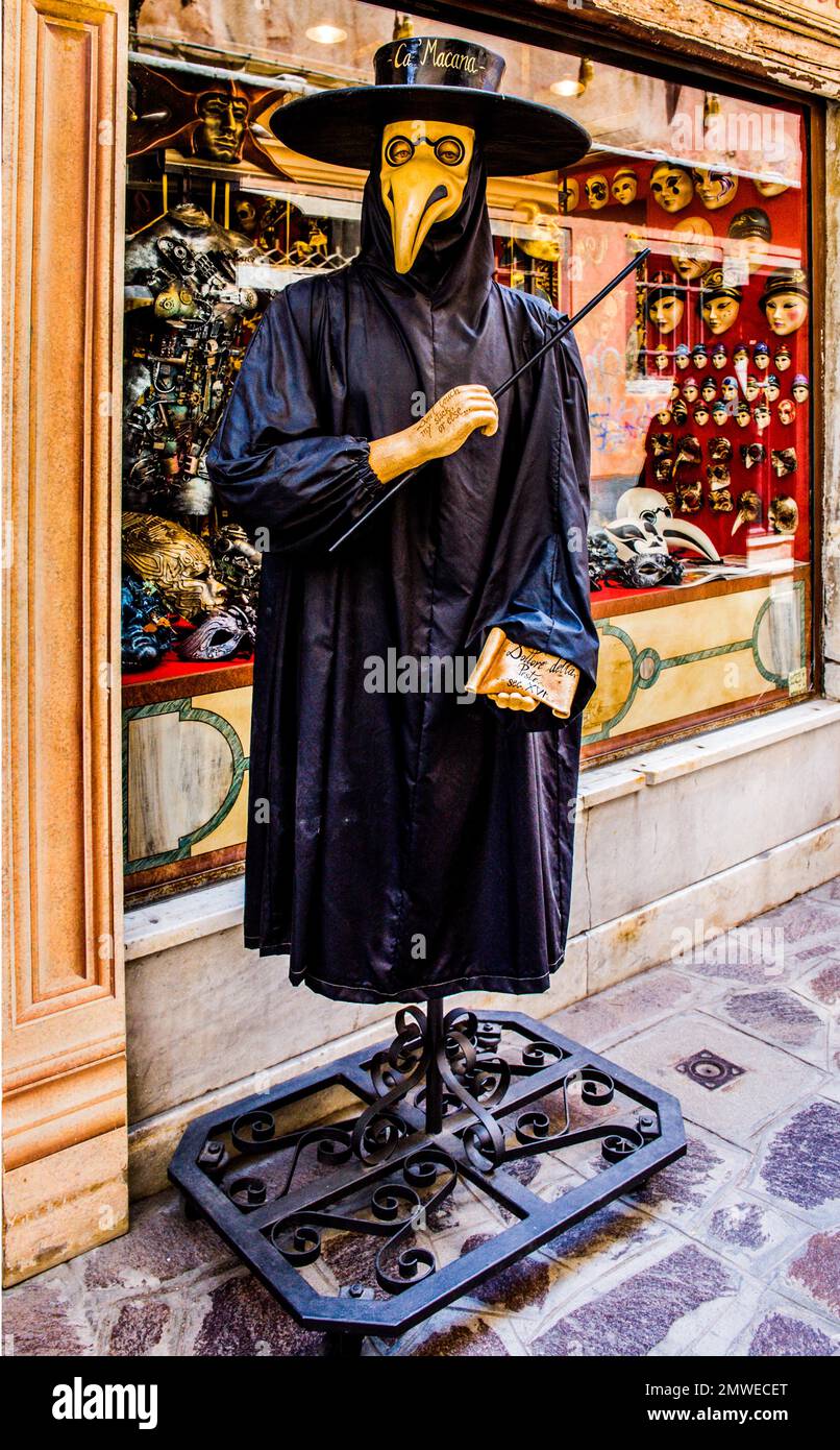 Plague doctor costume hi-res stock photography and images - Alamy