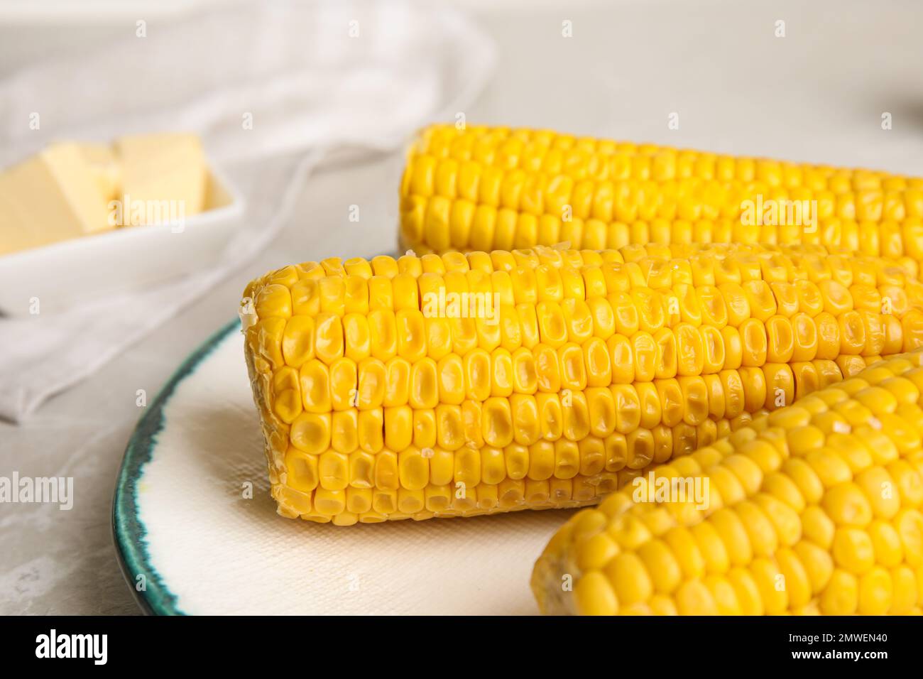 Corn on plate hi-res stock photography and images - Alamy