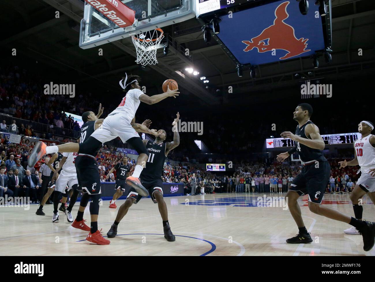 SMU guard Jarrey Foster (10) drives to the basket during the second ...
