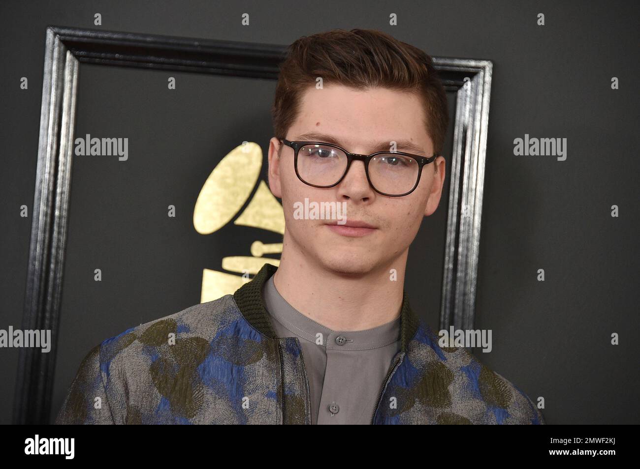 Kevin Garrett arrives at the 59th annual Grammy Awards at the Staples ...