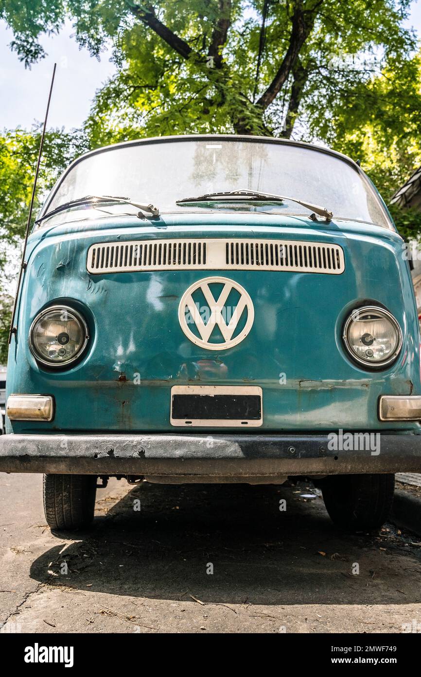 San Francisco, USA - January 15, 2023: Volkswagen vintage bus. Retro ...