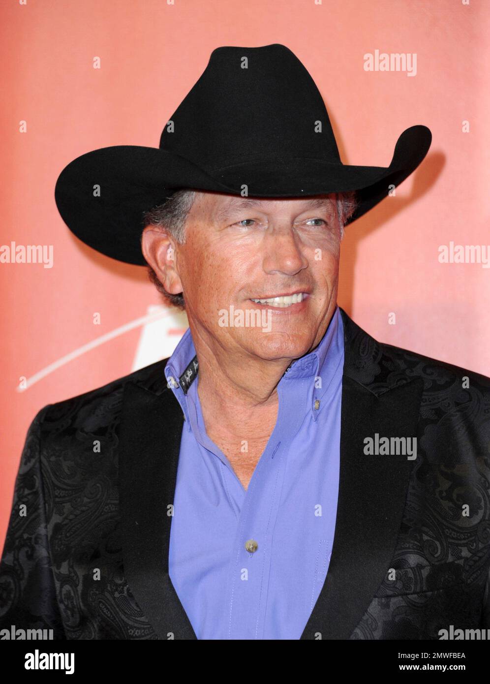 George Strait arrives at the MusiCares Person of the Year tribute ...
