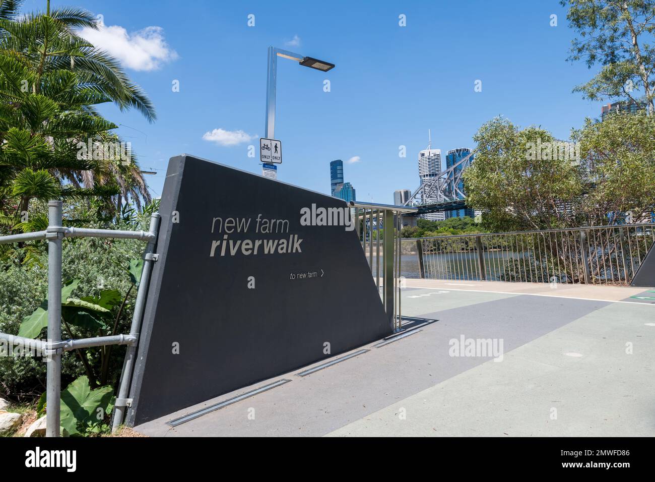 Riverside start hi-res stock photography and images - Alamy