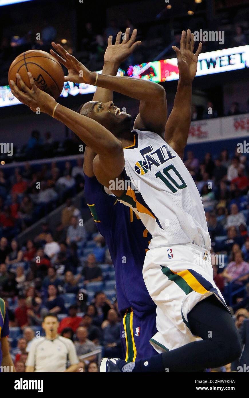Utah Jazz guard Alec Burks (10) attempts a layup against New Orleans ...