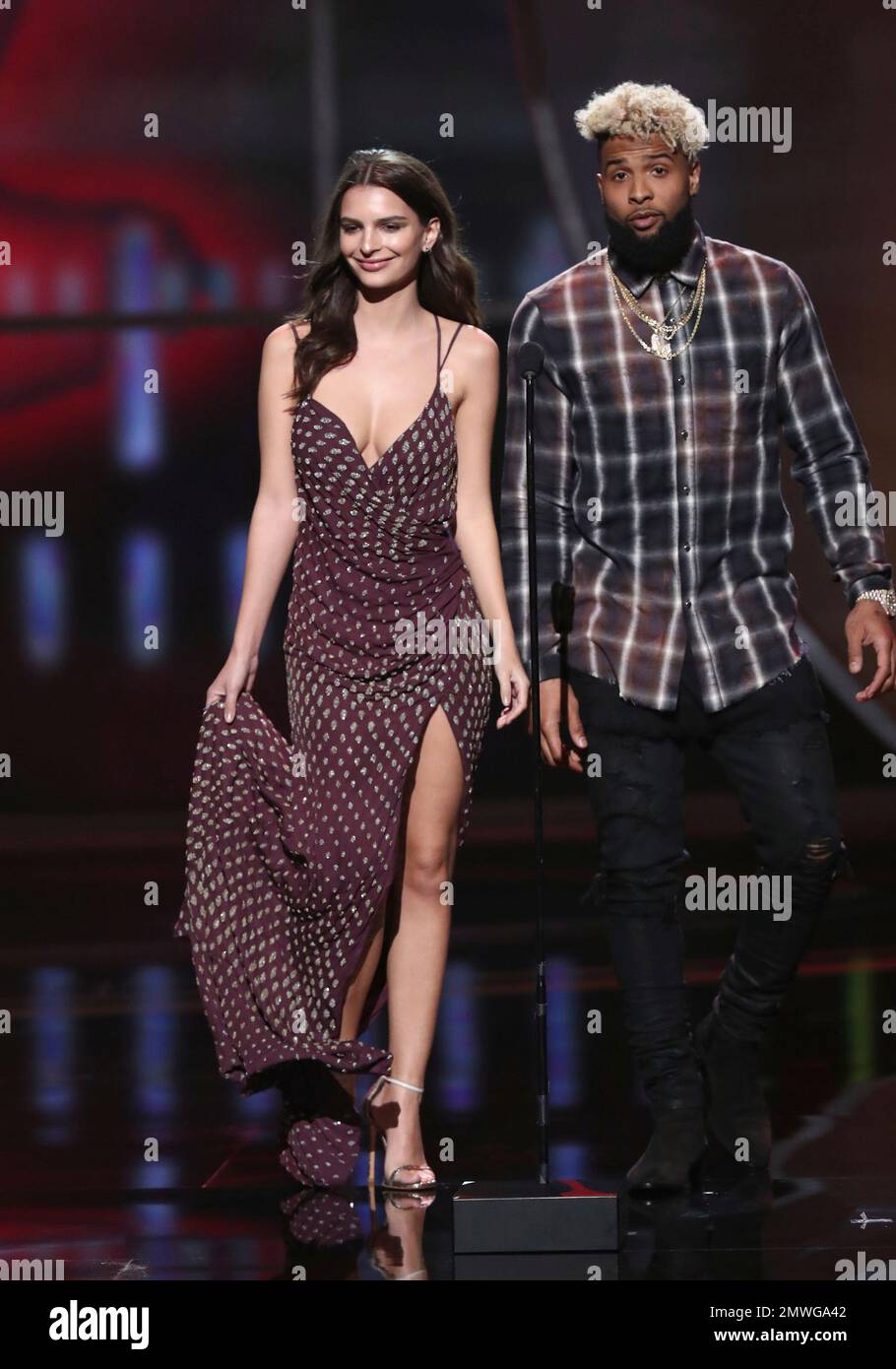 Odell Beckham Jr. of the New York Giants, right, and Emily Ratajkowski ...