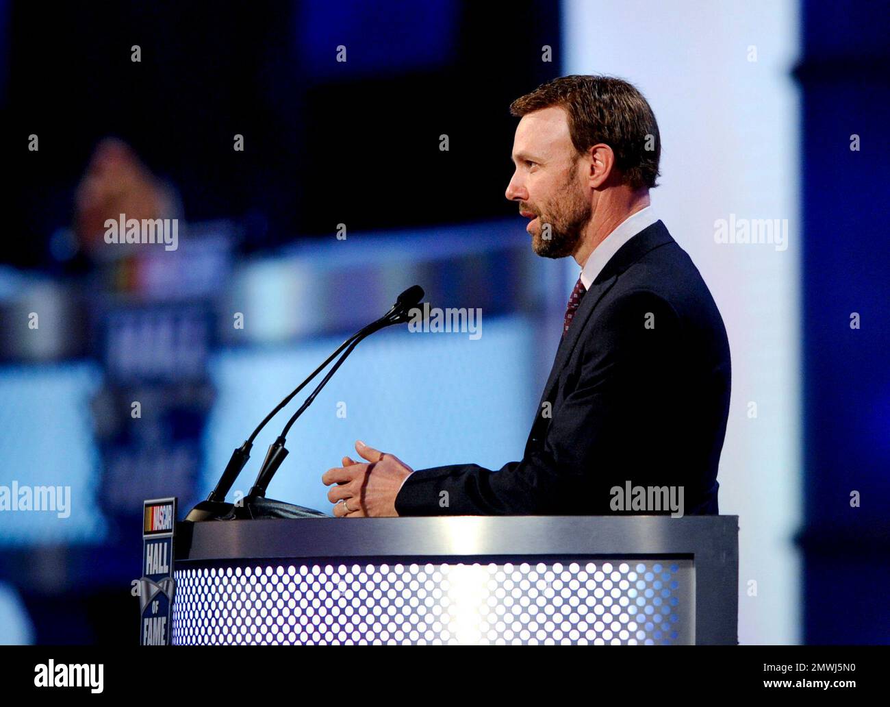 Matt Kenseth introduces former teammate Mark Martin during the NASCAR ...