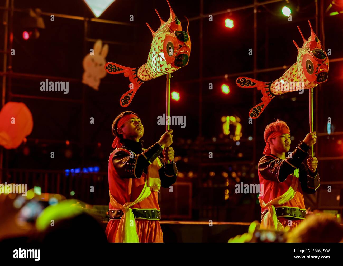 Fish lantern dance welcomes the Lantern Festival in Happy Valley of ...